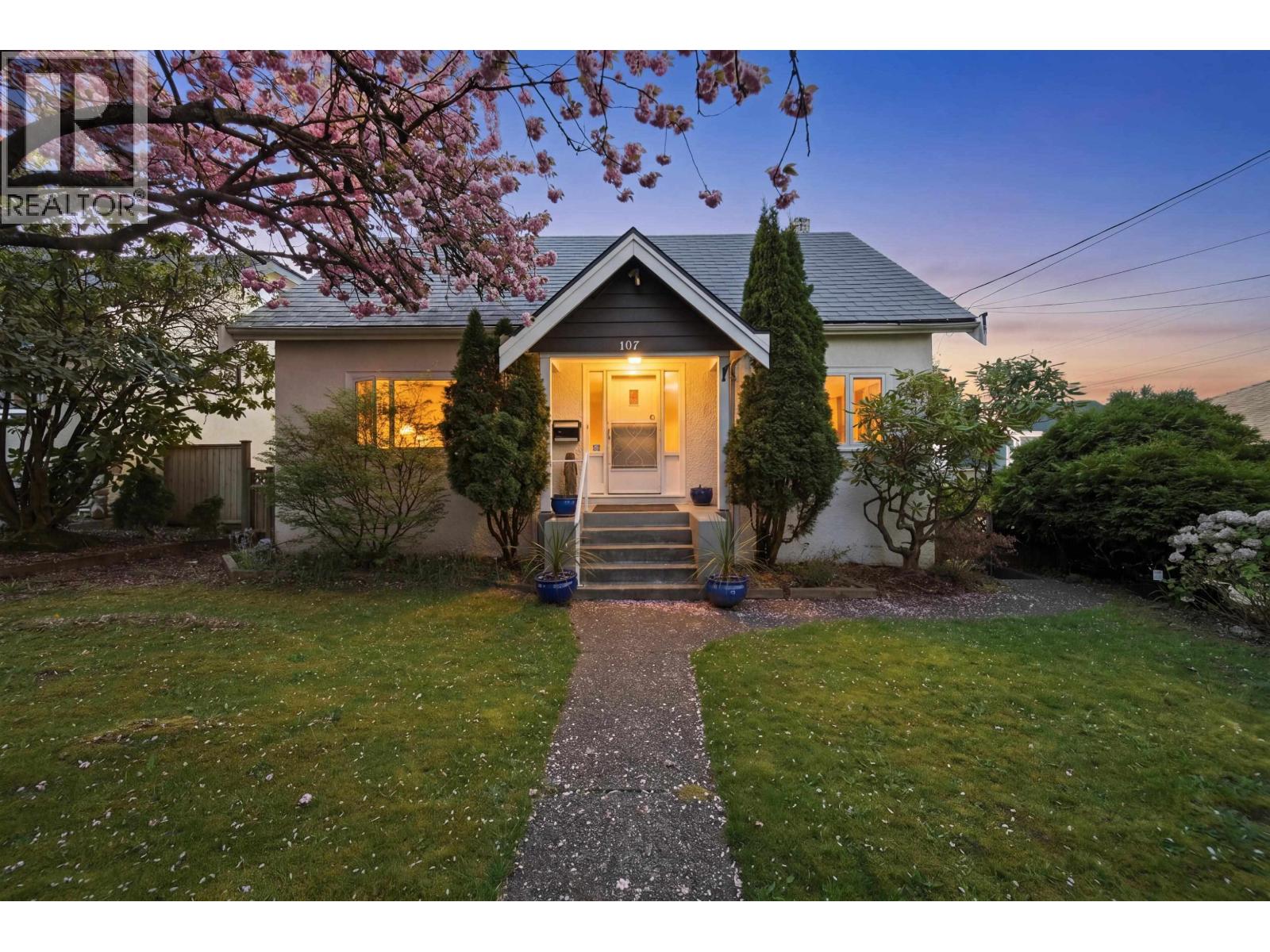 À vendre : 107 SEVENTH AVENUE, New Westminster, Colombie-Britannique ...