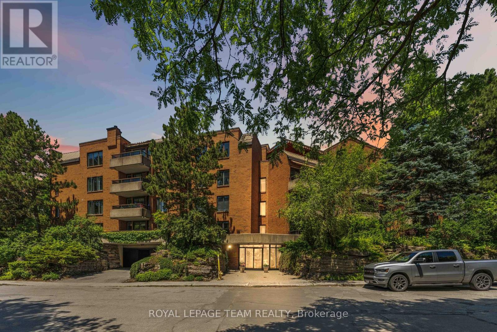À vendre : 301 - 7 KIPPEWA DRIVE, Ottawa, Ontario K1S3G3 - X13482486 ...