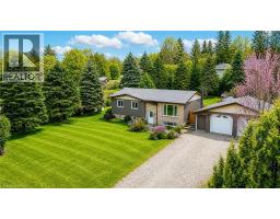 À vendre : 230 SAUGEEN Street, Grey Highlands, Ontario N0C1K0 ...